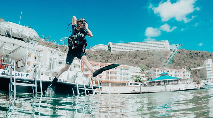 Most Common Ways of Water Entry When Scuba Diving - Blog